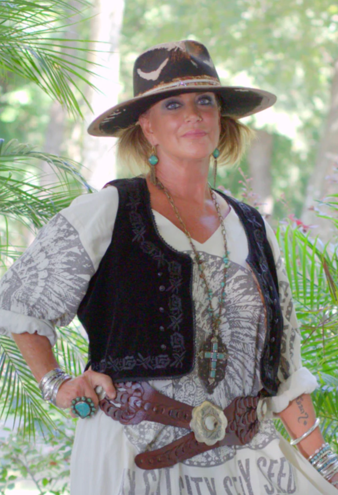 Jaded Gypsy Velvet Reign Vest – Nikko Blu Boutique